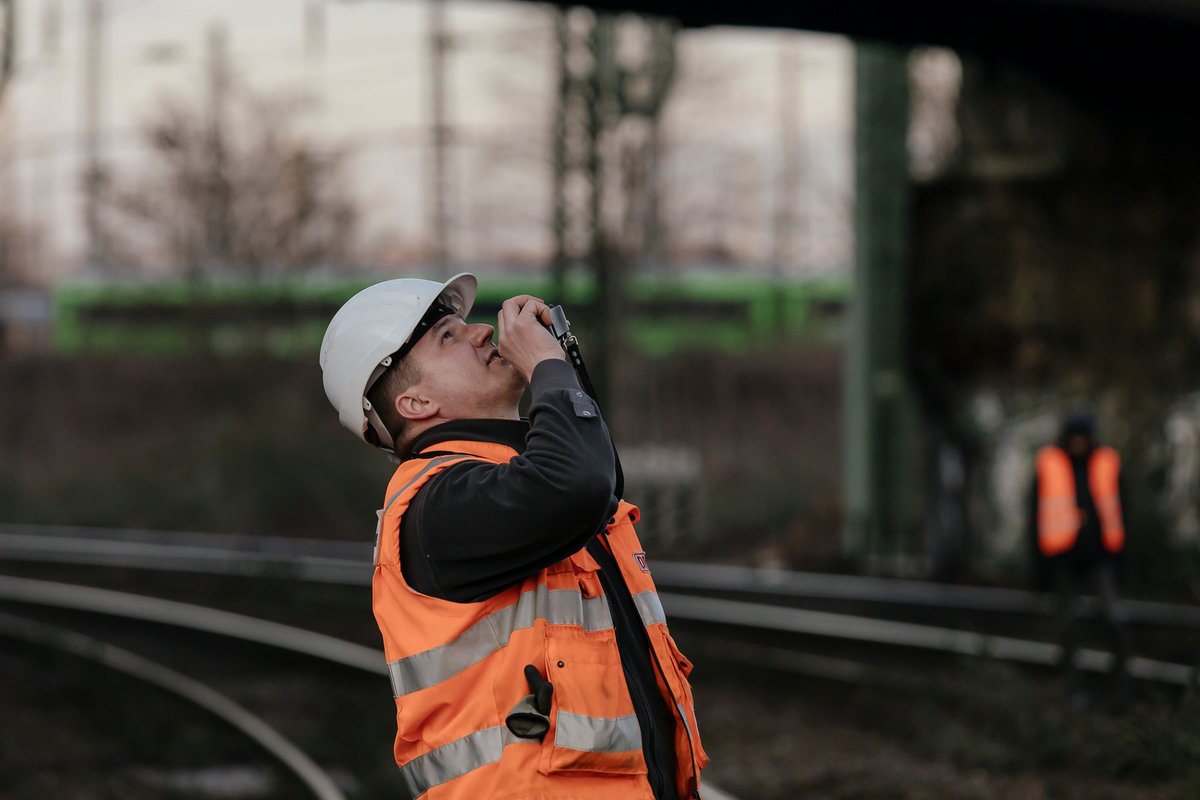 Starke Schiene: Bahn setzt Erneuerung der Eisenbahnbrücke am Eifelwall ...